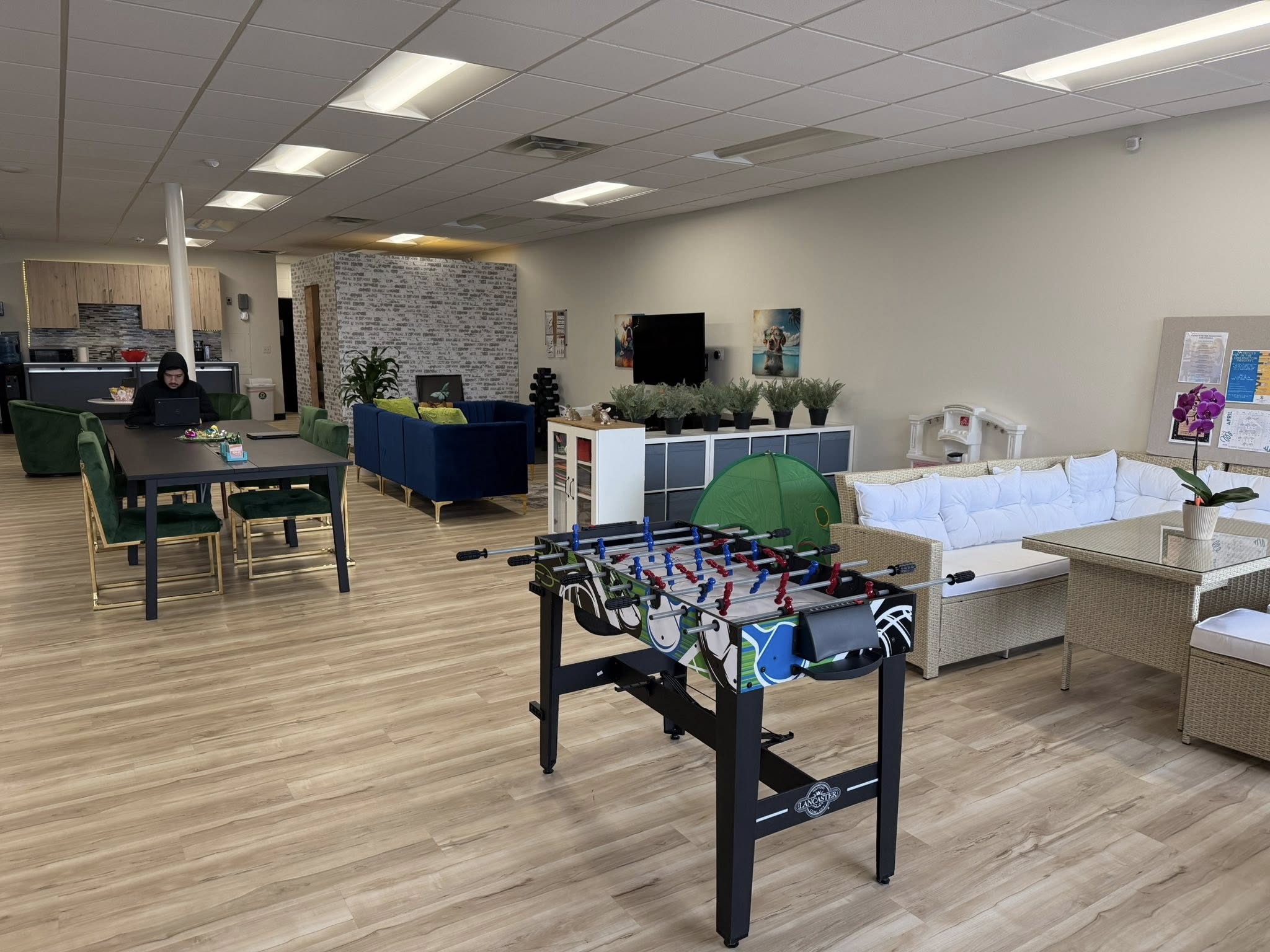 Oasis Santa Clarita Resource Center for Young Adults - Finally Family Homes